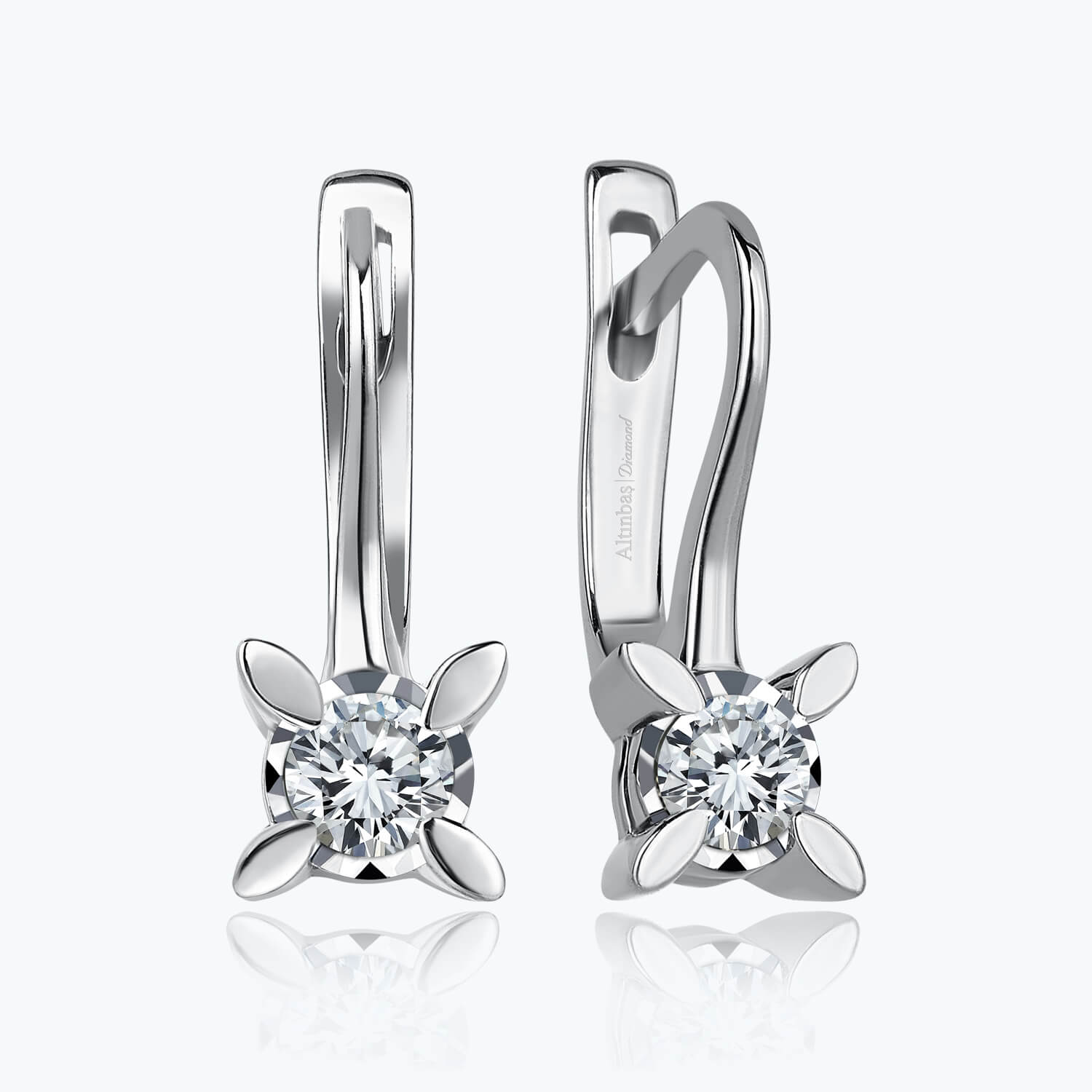 Pırlanta Tektaş Küpe